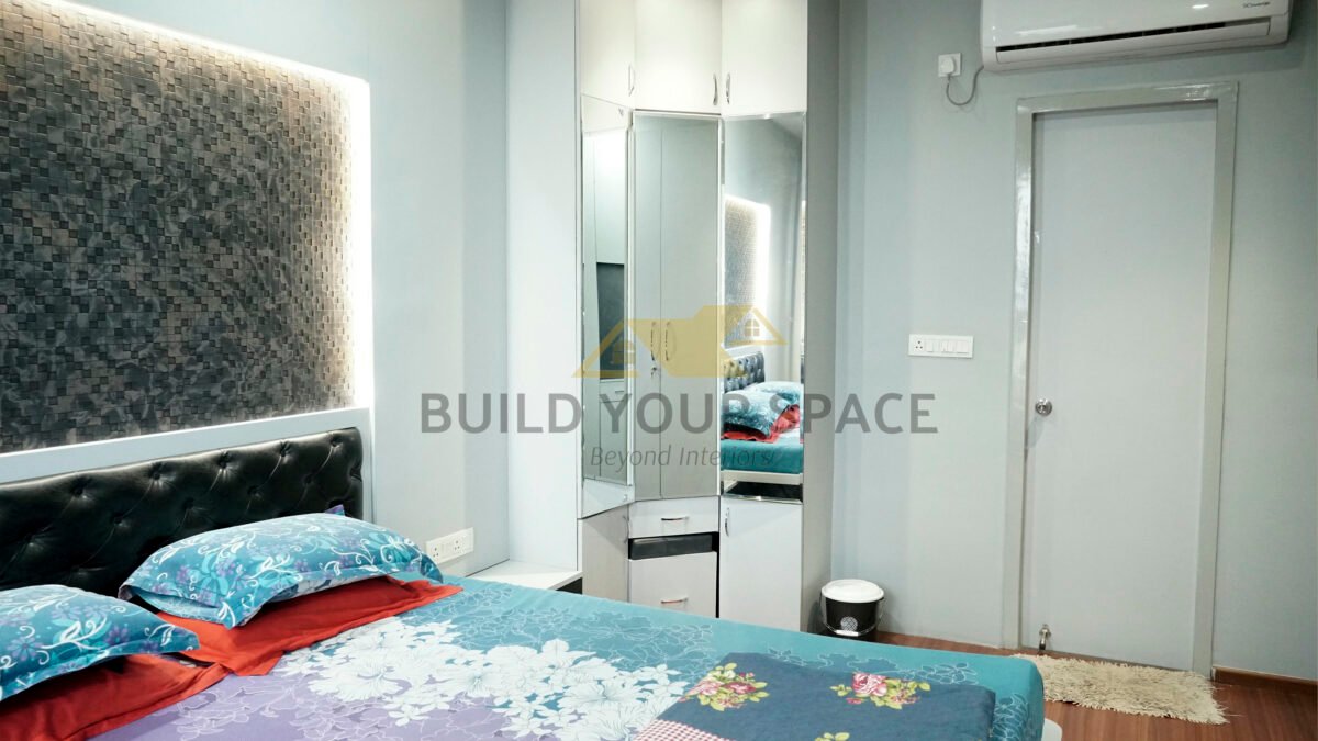 Amanora Future Tower - Build Your Space
